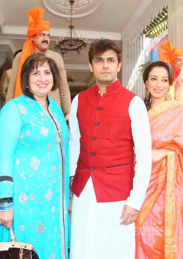 Smita Thackerey’s son Rahul Thackeray marries Aditi Redkar | Picture ...