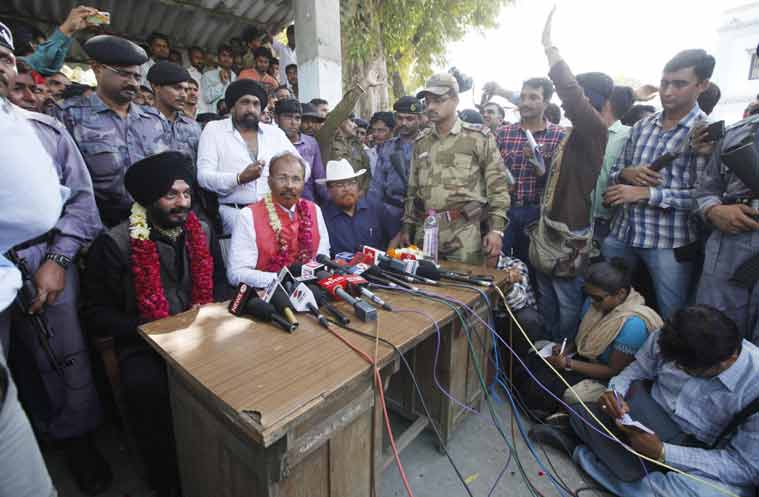 Fake encounter case: Controversial ex-IPS officer DG Vanzara walks free ...