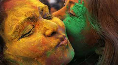 Tips to save sensitive skin during Holi | Life-style News - The Indian ...