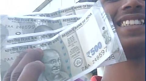 Bhopal: SBI rolls out new Rs 500 notes | Business News - The Indian Express