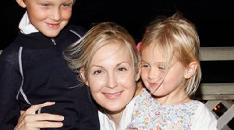 Kelly Rutherford loses her children in custody battle | Hollywood News ...