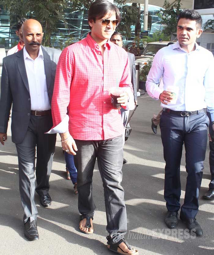 Airport arrivals: Rajinikanth, Sridevi, Sushant Singh Rajput ... Airport arrivals: Rajinikanth, Sridevi, Sushant Singh Rajput ...