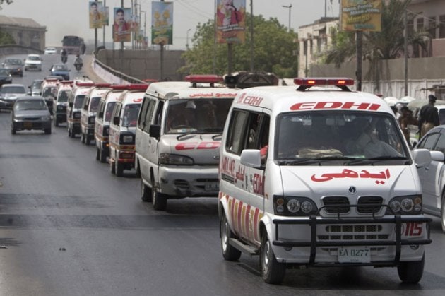 Karachi Terror Attack: People light candles to protest and show ...