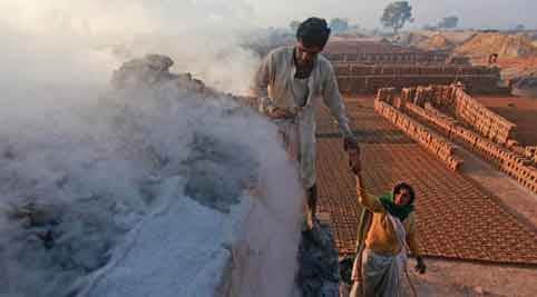140 bonded labourers freed from brick kiln in UP | India News - The ...