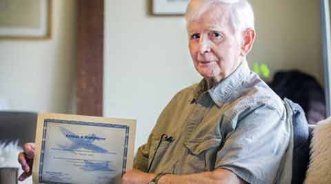 94-year-old US man graduates from college after 75 years | World News ...