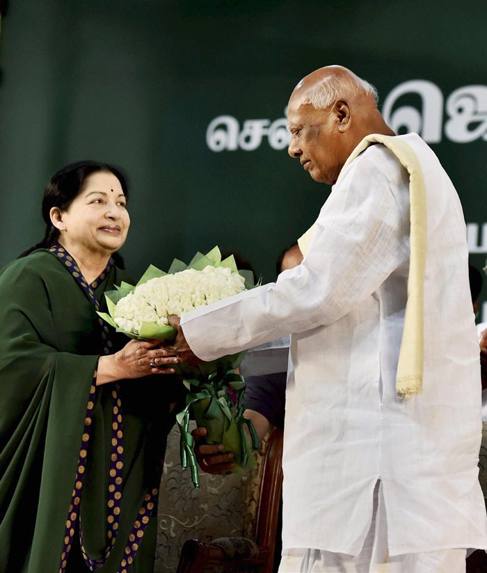 Jayalalithaa takes oath as Chief Minister for the fifth time ...