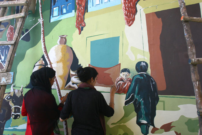 Six students splash Valley’s culture on Srinagar walls | Picture ...