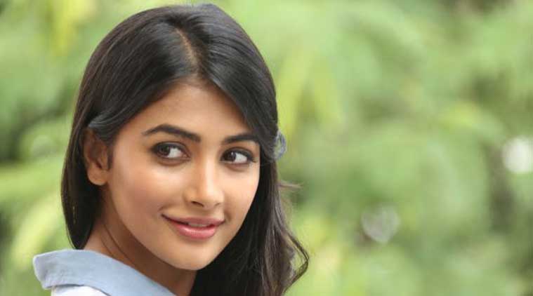 Pooja Hegde finishes 101 days of ‘Mohenjo Daro’ shoot | Bollywood News ...