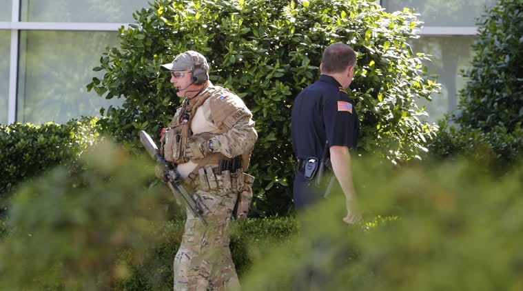 2 gunmen killed outside Prophet Muhammad cartoon contest in Texas ...