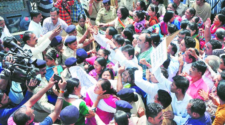 Over 4,000 Cong workers protest against Modi govt | Ahmedabad News ...