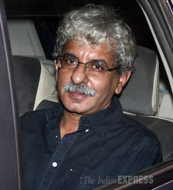 Deepika plays host to boyfriend Ranveer Singh, Kangana, Shraddha at ...