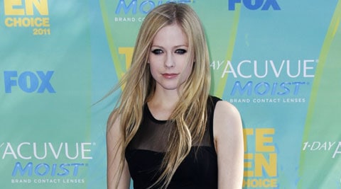 Avril Lavigne will voice Snow White in ‘Charming’ | Music News - The ...