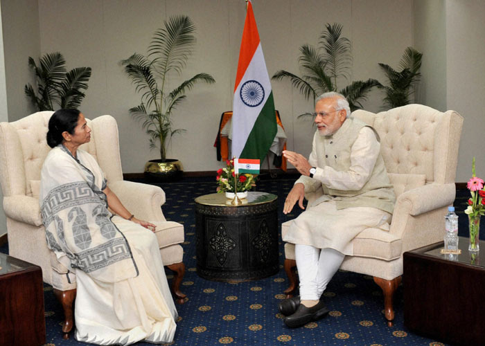 To keep Left at bay, Mamata Banerjee revives federal front dream ...