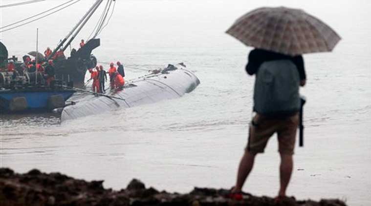 China ship capsize: 7 dead, hundreds still missing after cruise ship ...