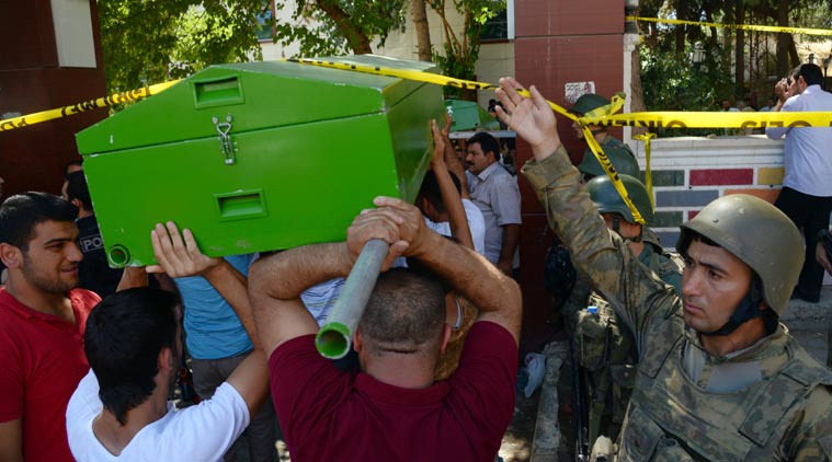 Turkey bomb blast kills 31, officials suspect IS involvement | World ...