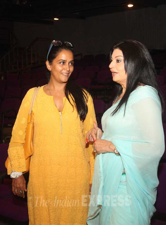 40 years of ‘Sholay’: Ramesh Sippy celebrates with son Rohan ...