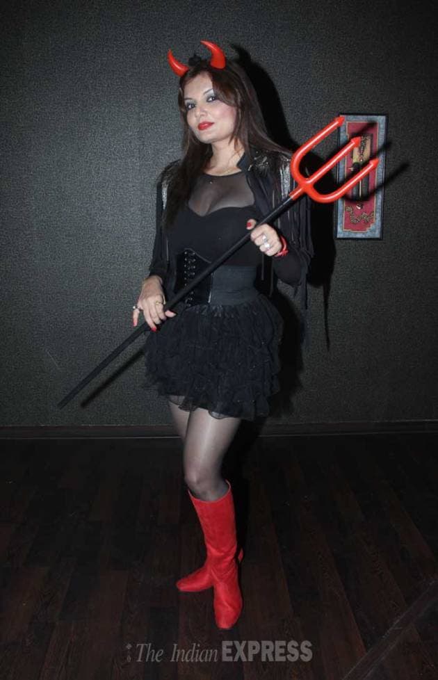 Deepshikha Nagpal celebrates birthday with husband Kaishav Arora ...