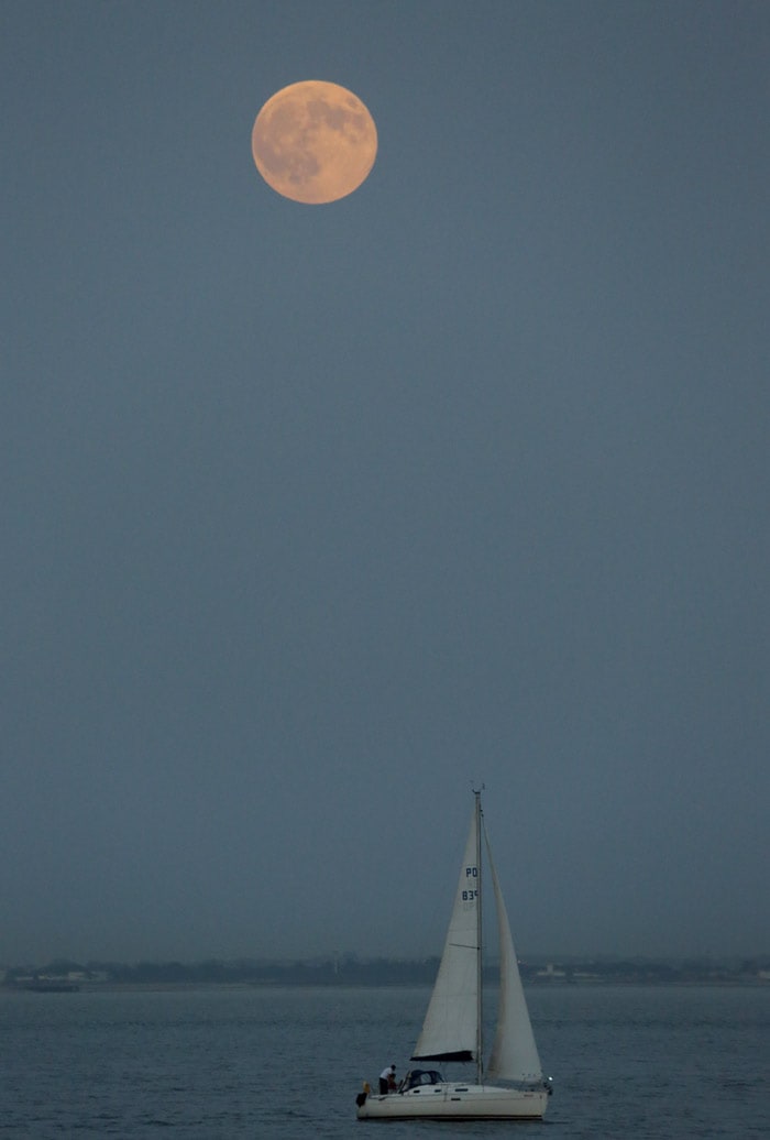 Supermoon: Stunning images of the moon at its closest | Picture Gallery ...