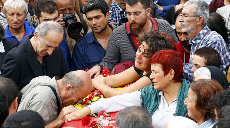 Ankara twin blast: Scuffles break out as police hold back mourners ...