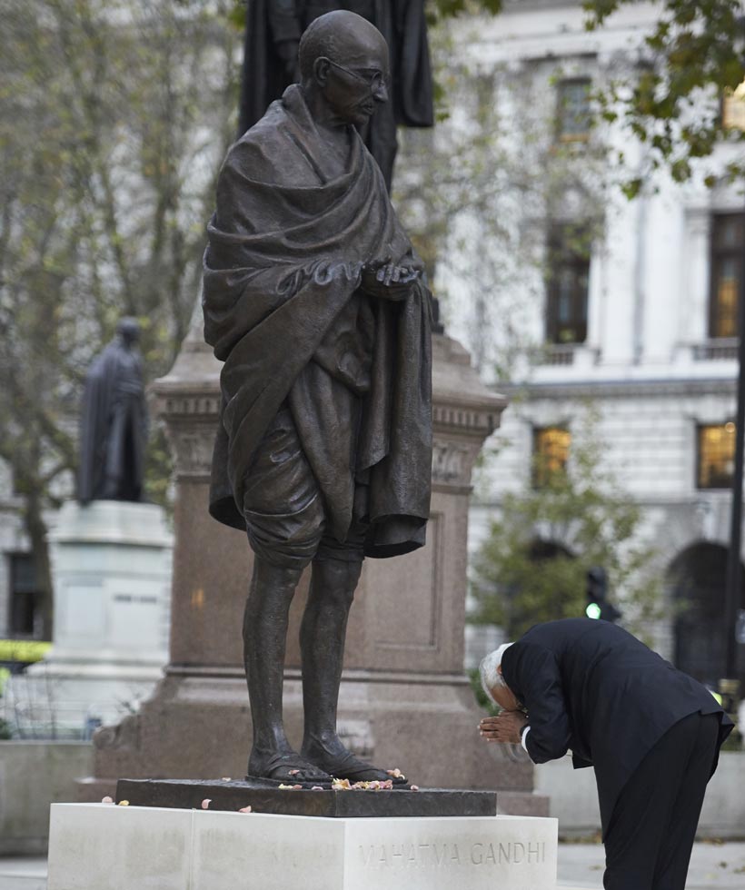 PM Narendra Modi gets standing ovation after speech in British ...