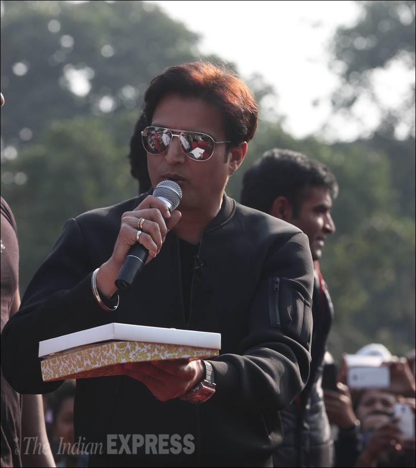 When Jimmy Sheirgill made sweets on streets for a day | Entertainment ...