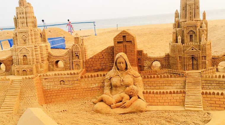 Sudarsan Pattnaik creates world’s largest sand Santa, breaks his own ...