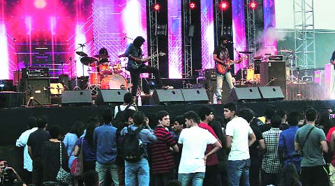 Day one of NH7 weekender gets off to a rocking start | Pune News - The ...