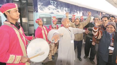 Cong in Uttar Pradesh sets target for workers: 250 seats in assembly ...