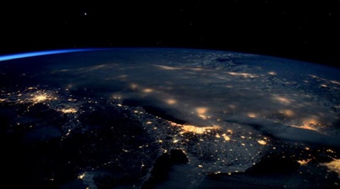 American astronaut clicks pics of massive blizzard from space | World ...