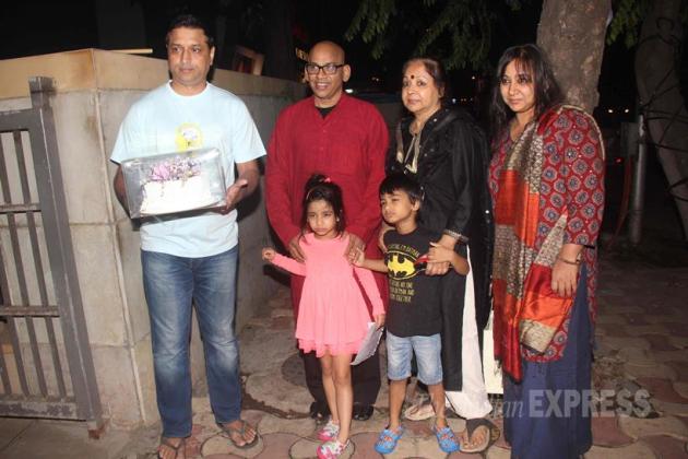 Vidya Balan celebrates birthday with parents | Entertainment Gallery ...