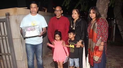 Vidya Balan celebrates birthday with parents | Entertainment Gallery ...