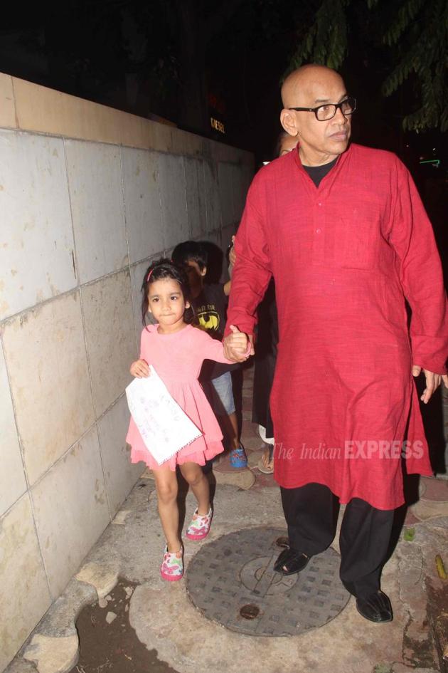 Vidya Balan celebrates birthday with parents | Entertainment Gallery ...