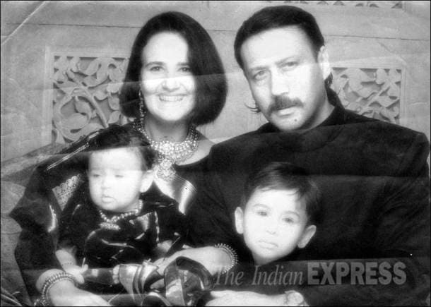 Jackie Shroff turns 59, unseen photos with son Tiger, daughter Krishna ...