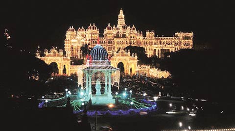 Mysore Maharaja weds Trishika Kumari Singh of Dungarpur royal family ...