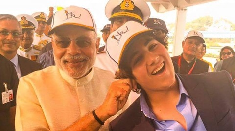 Prime Minister Narendra Modi pulls Aarav’s ears, dad Akshay Kumar calls ...