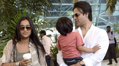 Vivek Oberoi plays the perfect father, soothes crying son Vivaan ...