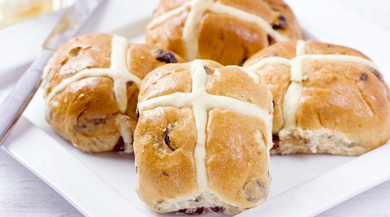 How to make a traditional Easter treat: Hot cross buns | Food-wine News ...