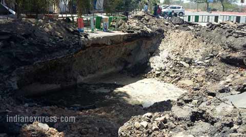Delhi: Ring Road cave-in will take over three weeks to repair | Delhi ...