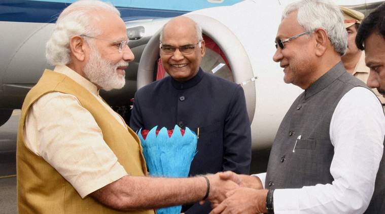 VIDEO: PM appeals for calm as ‘Modi’ chants drown Nitish Kumar speech ...