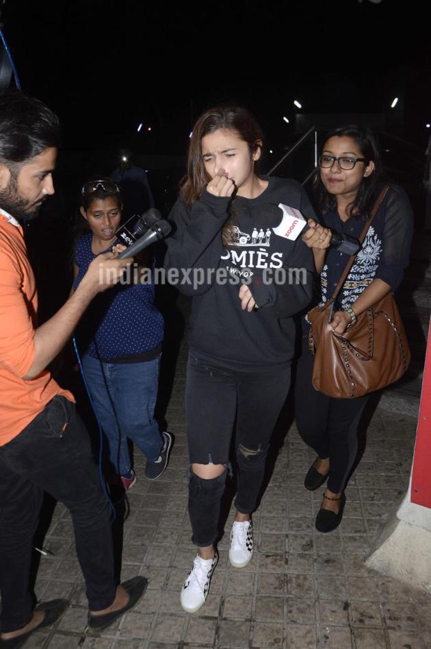Alia Bhatt enjoys family time with mother Soni Razdan and sister ...
