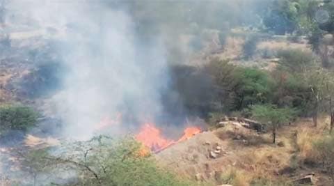Fire erupts in Aravali hill stretch on Gurgaon-Faridabad road, spreads ...
