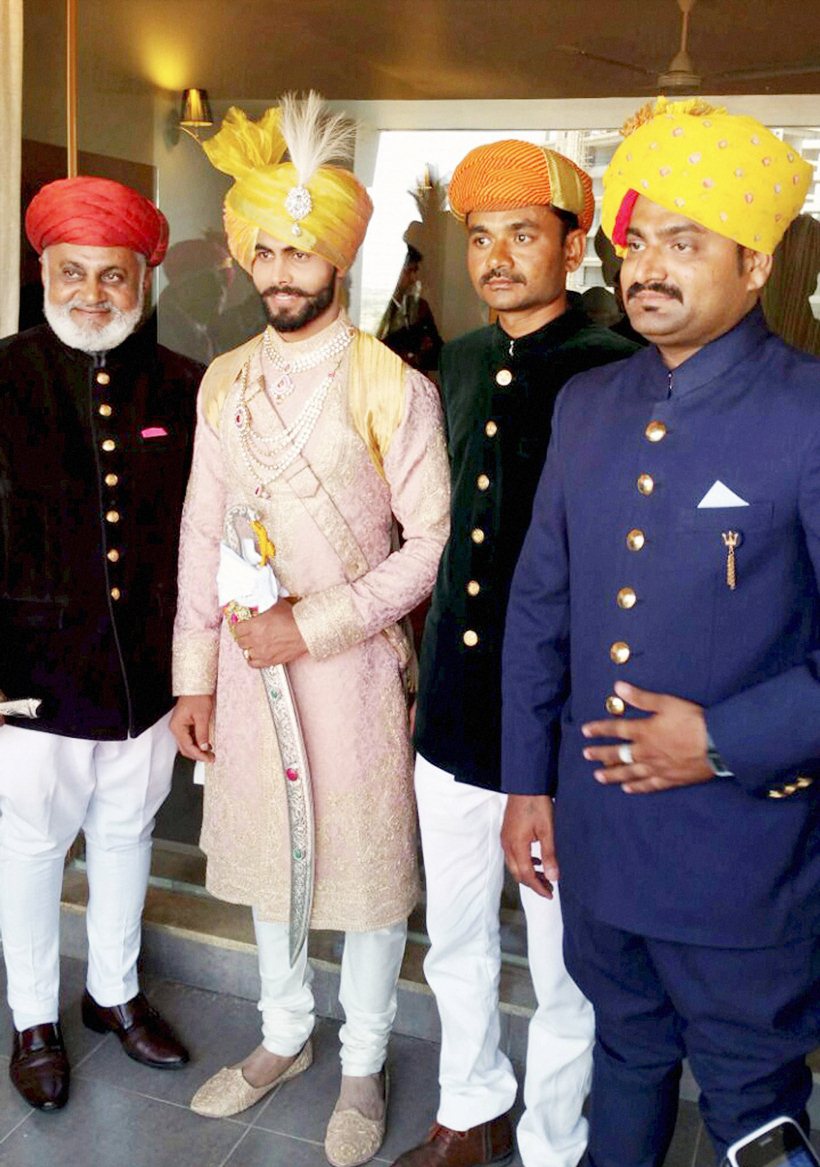 Ravindra Jadeja ties knot with Reeva Solanki in grand fashion, see pics ...