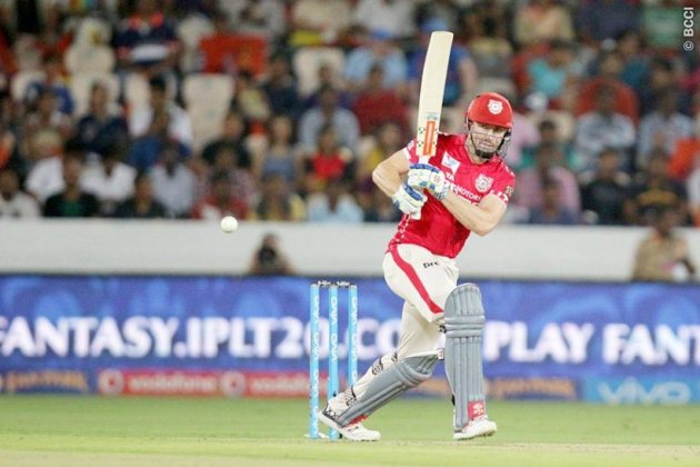 IPL 2016, SRH vs KXIP: Ayesha Mukherjee watches husband Shikhar Dhawan ...