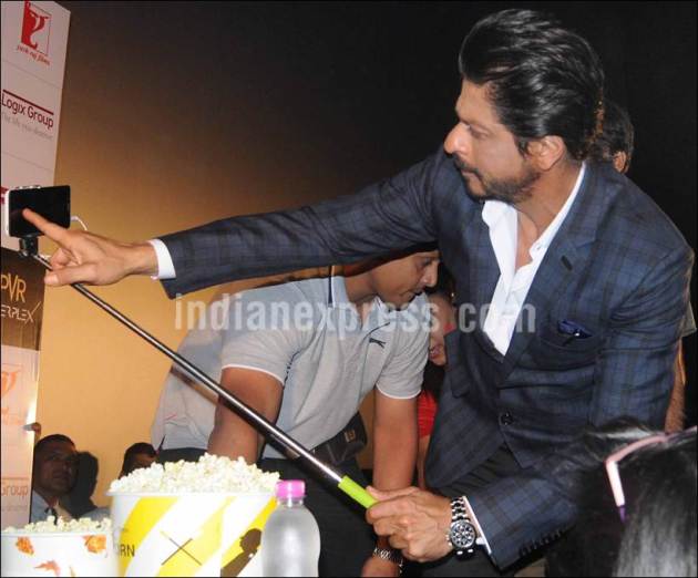 Shah Rukh Khan promotes Fan in his hometown Delhi | Entertainment ...
