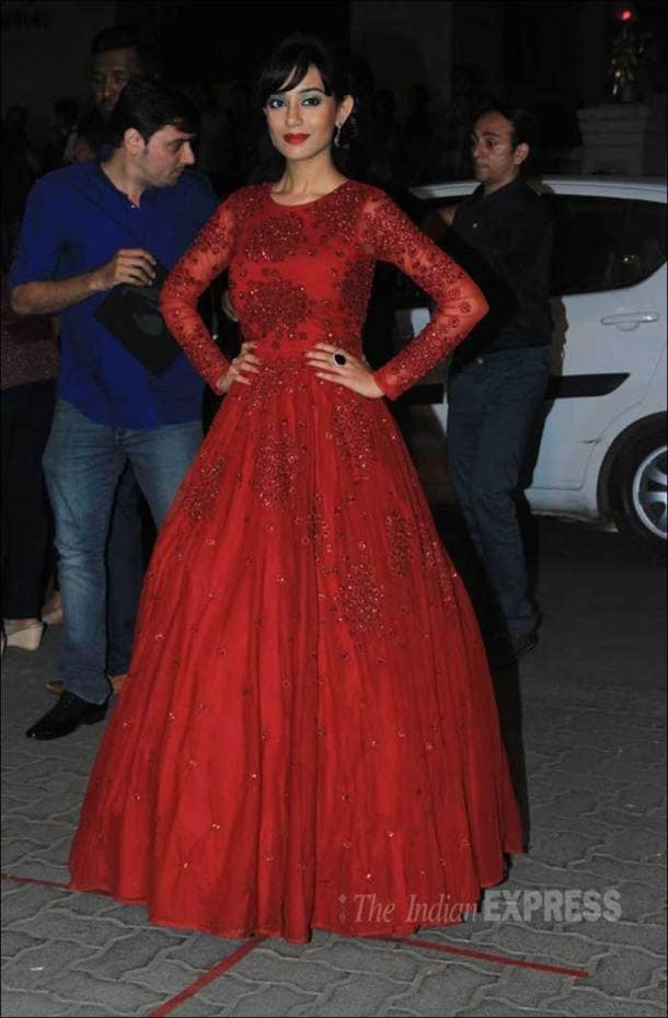 Amrita Rao marries boyfriend RJ Anmol, see pics of the newlywed couple ...