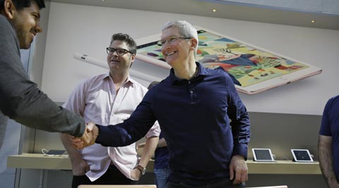 Apple CEO Tim Cook is convinced iPhone 7 will get users to upgrade ...