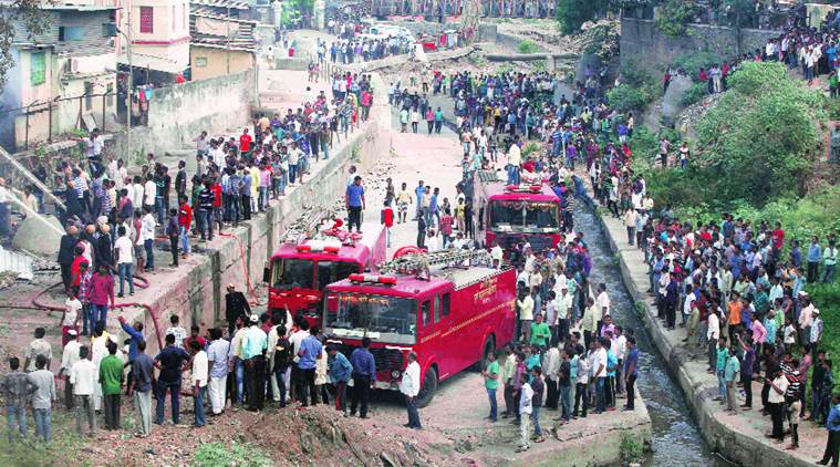 Pune fire: 25 houses gutted, 4 injured in Mangalwar Peth | Pune News ...