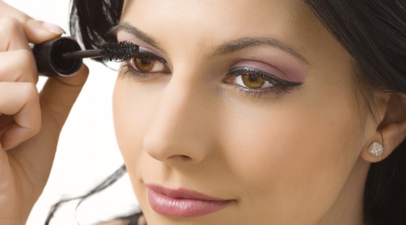 Here’s your foolproof guide to applying mascara seamlessly | Fashion ...
