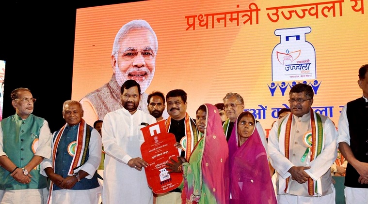 50 lakh LPG connections for BPL families in Bihar: Dharmendra Pradhan ...