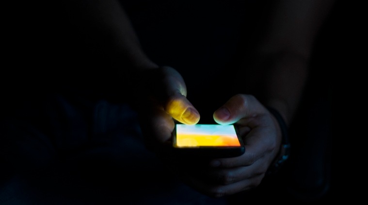 From dark spots to acne: How mobile phone addiction can hamper your ...